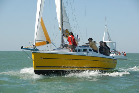 Blue Djinn y Djinn 7, pequeños veleros habitables y transportables ...