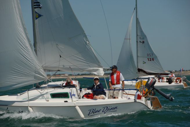 Blue Djinn y Djinn 7, pequeños veleros habitables y transportables ...